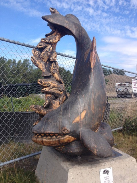 Tail Slap – McVay Sculpture